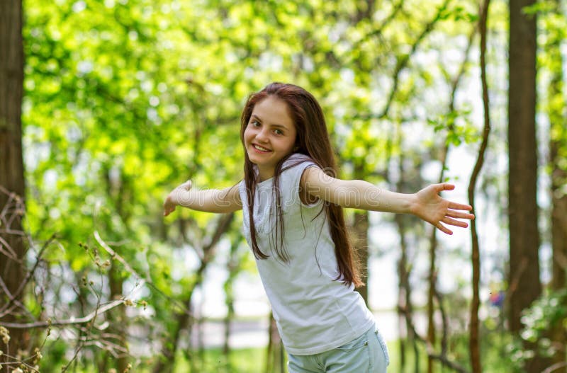 Kind, Kind, Freude, Glaube, Lob Und Gl?ck Stockbild - Bild von froh ...