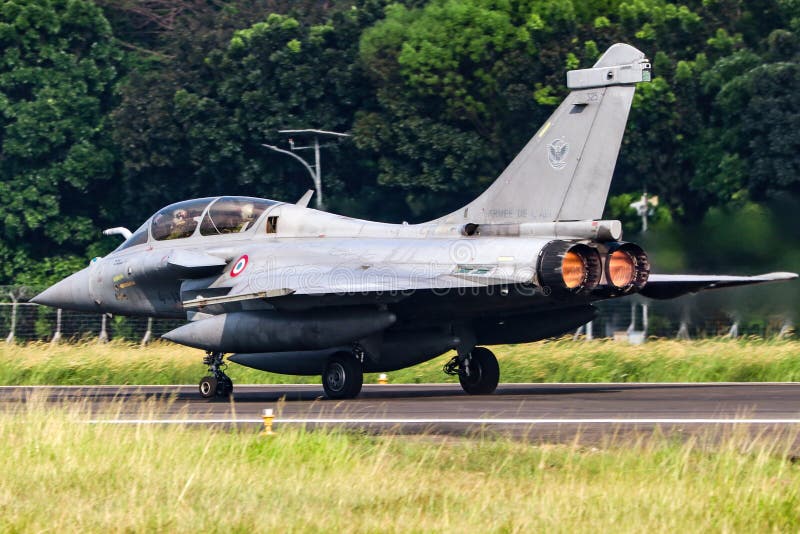 French Air Force Jet Fighters Editorial Photo - Image of fighter ...