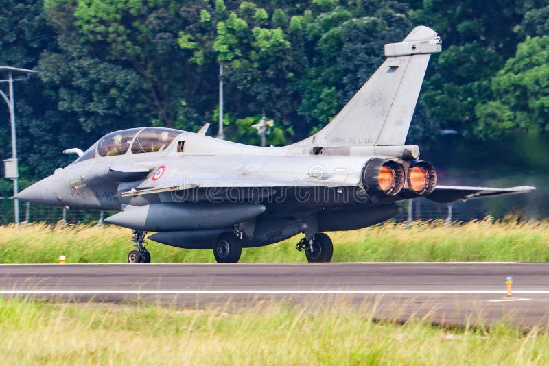 French Air Force Jet Fighters Editorial Image - Image of fighter, armée ...