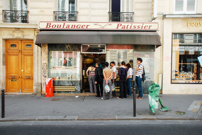 Dominique Ansel Bakery Has Long Line for Cronuts Editorial Image ...