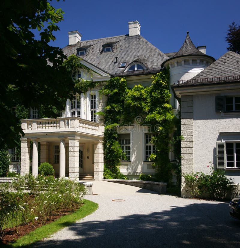 2+ Mansion munich germany Free Stock Photos - StockFreeImages