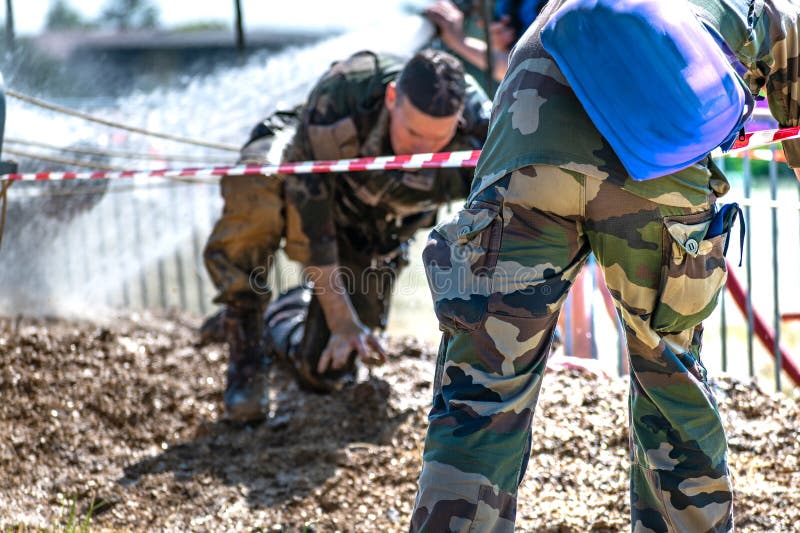 429 Uniform Soldier Weapon Helicopter Stock Photos - Free & Royalty ...