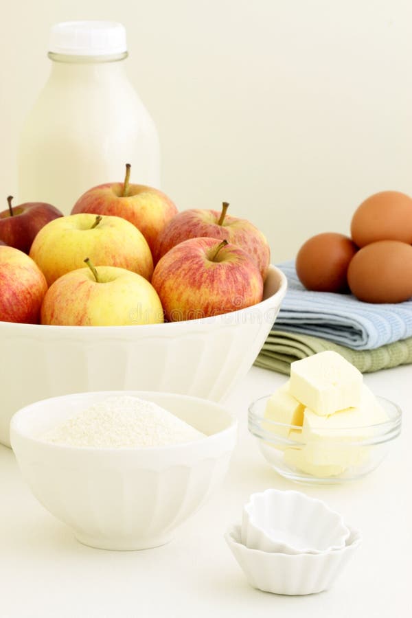 Fresh Apple Pie Ingredients Stock Image - Image of meal, pint: 24435159
