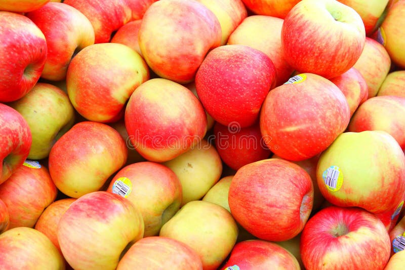 Fresh apples editorial photo. Image of diet, natural - 84827506