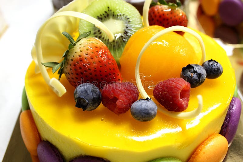 Fresh Berry Fruit Cream Cake Stock Photo - Image of tasty, pastries ...