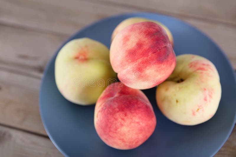 Fresh Big Peaches on the Plate Stock Photo - Image of healthy, tasty ...