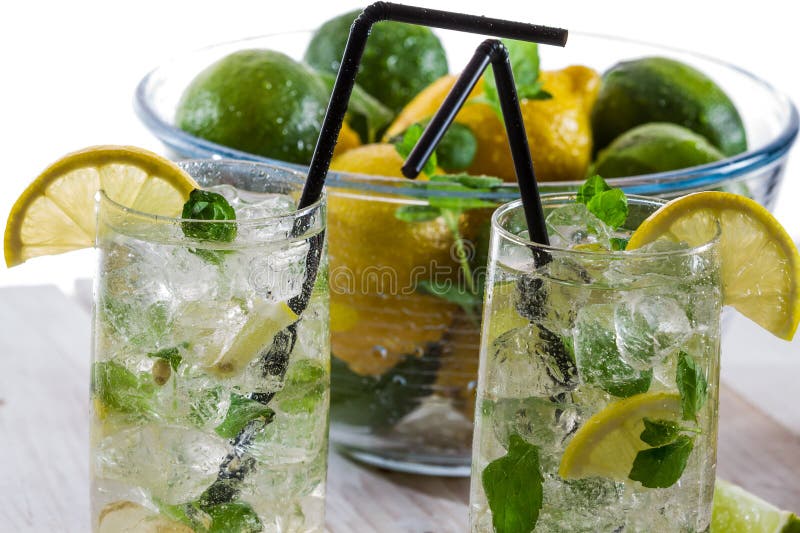 Fresh cold drink lemon stock image. Image of citrus, cocktail - 28929721
