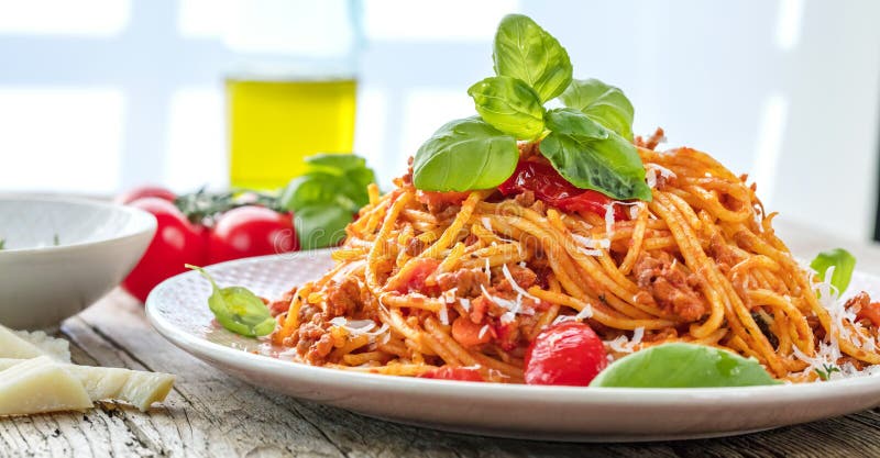 Spagetti stock photo. Image of sauce, food, dinner, flour - 7289418