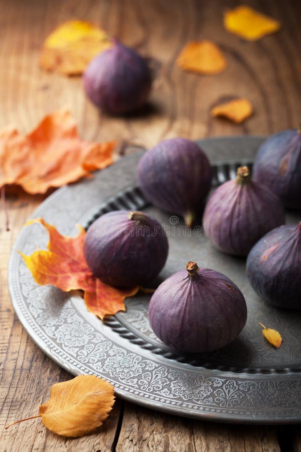 Fresh Figs and Autumn Leaves Stock Image - Image of vegetarian ...