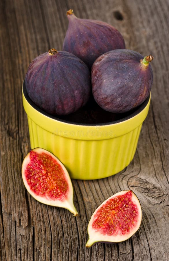 Fresh figs in bowl stock image. Image of dessert, nature - 27022293