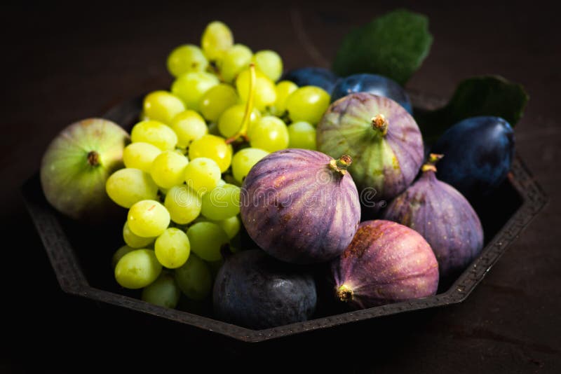 Fresh Figs and Grape in a Bowl Stock Photo - Image of nature, produce ...