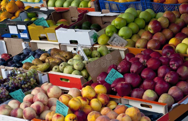 Fresh fruit at a market stock image. Image of kiosk - 151724639