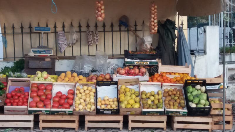 Fresh Fruit Stand editorial photography. Image of street - 103683327