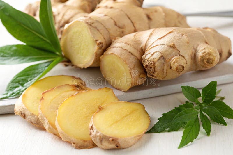 Fresh Ginger Roots with Slices Stock Illustration - Illustration of ...