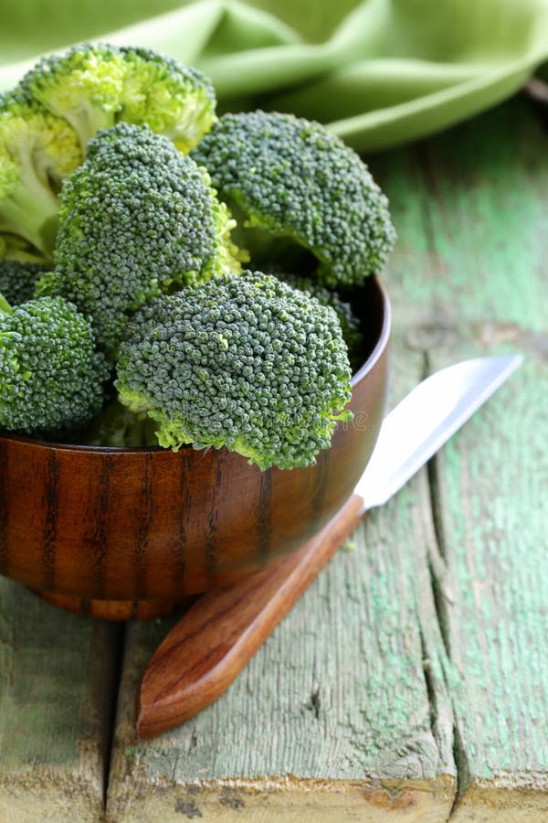Fresh green broccoli stock image. Image of closeup, natural - 35446893