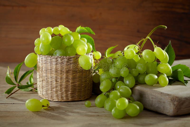 Fresh green grape stock image. Image of leaf, diet, ingredient - 20607339