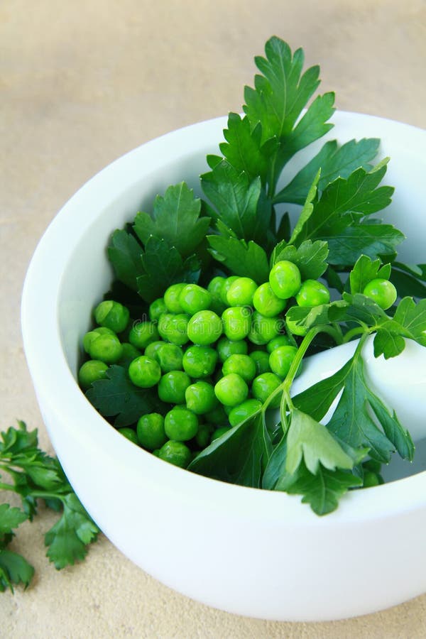 Fresh green peas in a cup stock image. Image of fruit - 19436597