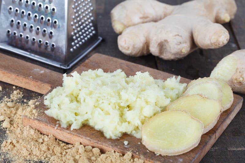 Ground Dry Ginger Flour. Fresh Whole and Chopped Ginger Root Stock ...