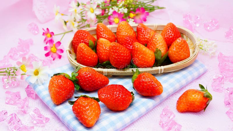 Japanese Strawberries. a Box of Beautiful Japanese Strawberries at a ...