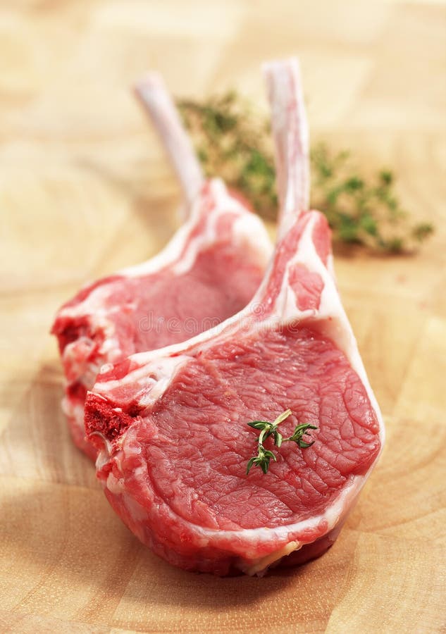 Fresh Lamb Chops with Thyme Stock Image - Image of indoors, chop: 195009165