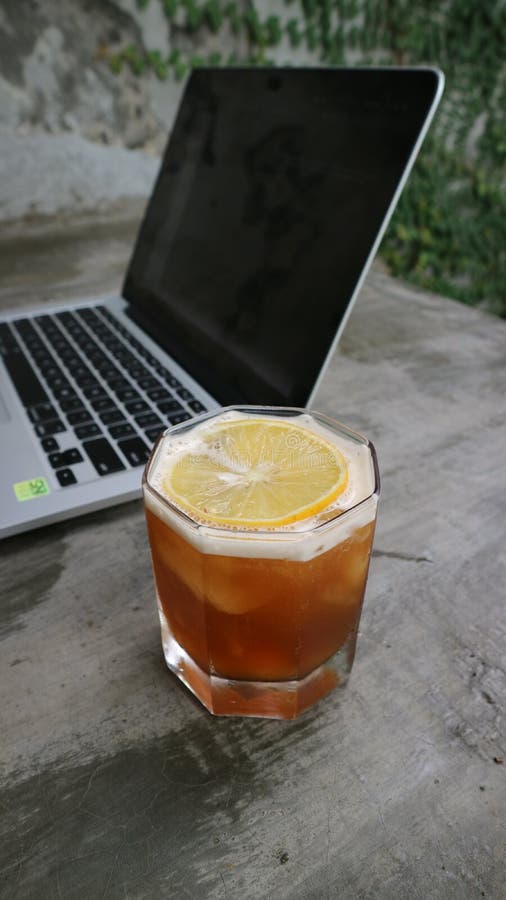 Fresh Lemon Tea for Coworkers - Okeee Stock Image - Image of health ...