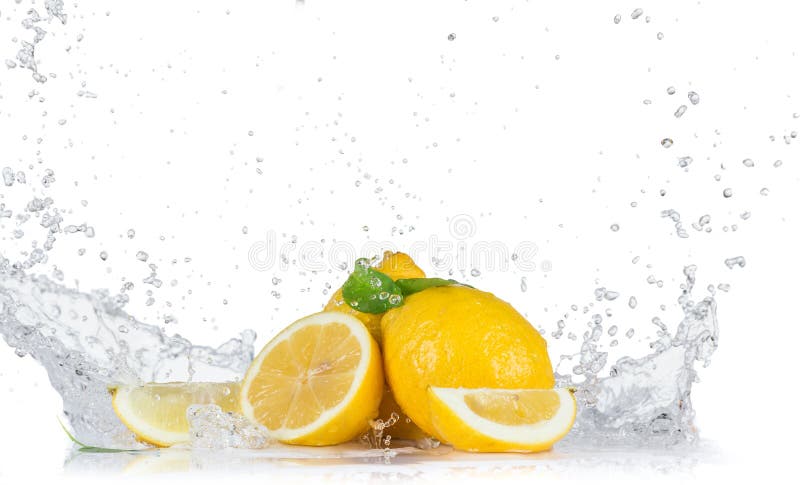 Fresh Lemons with Water Splash Stock Photo - Image of bubble, fresh ...