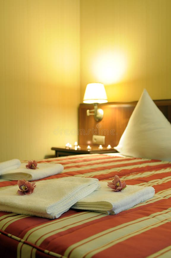 Fresh linens on hotel bed stock image. Image of linens - 8405643