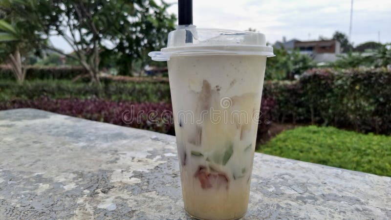 Fresh Mixed Ice: Refreshing in the Middle of a Beautiful Garden ...