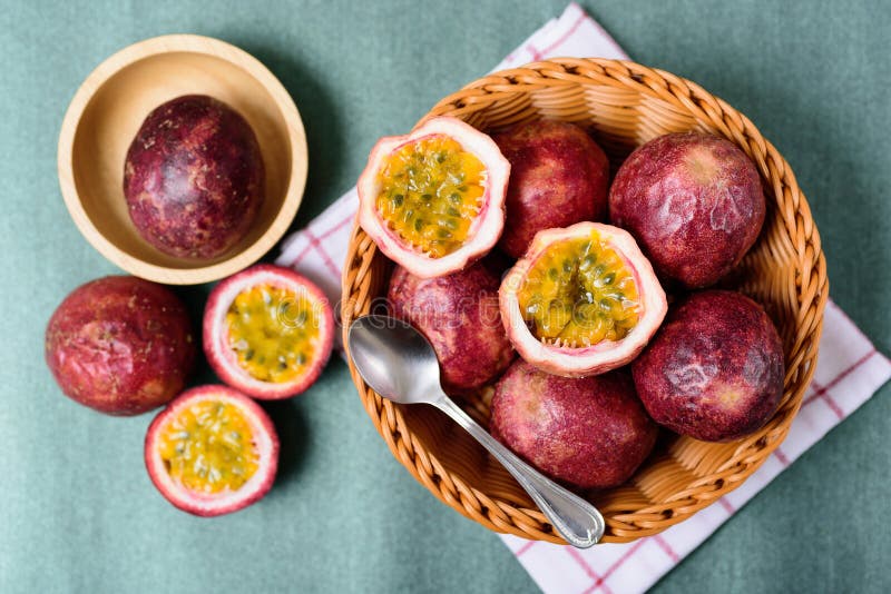 Fresh Passion Fruit in a Basket, Tropical Fruit Stock Photo - Image of ...