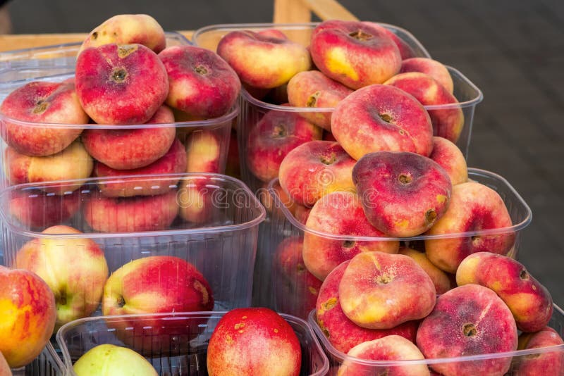Fresh And Juicy Peaches In A Plastic Box Stock Image - Image of organic ...