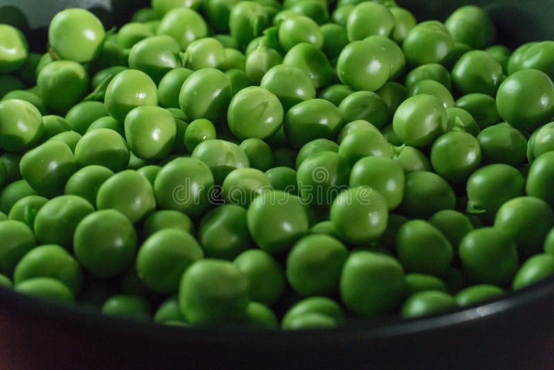 Fresh Pealed Peas in a Bowl Stock Photo - Image of sweet, harvest ...