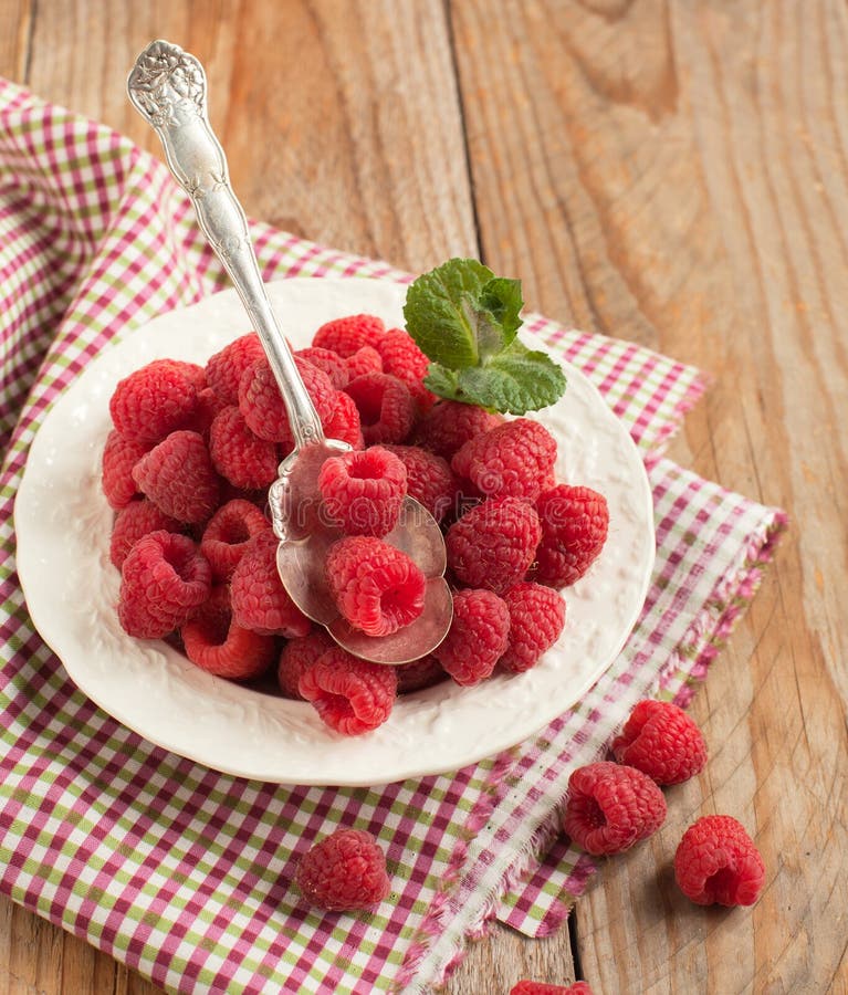 Fresh raspberry on plate. stock image. Image of vegetarian - 31156589