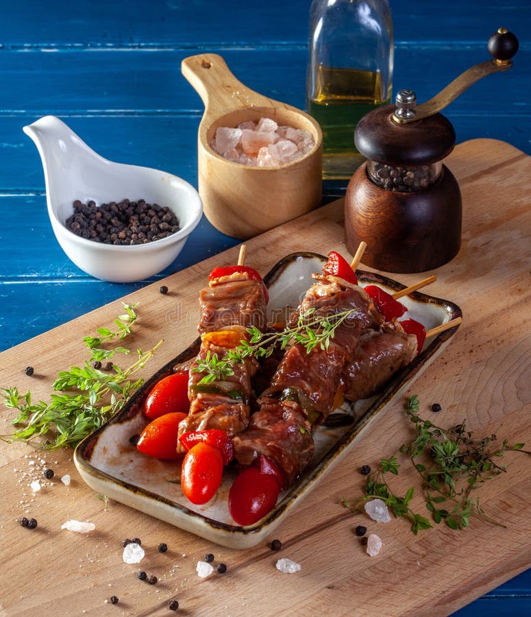 Fresh Raw Beef Cooking Bar-B-Q Stock Photo - Image of salt, beefsteak ...