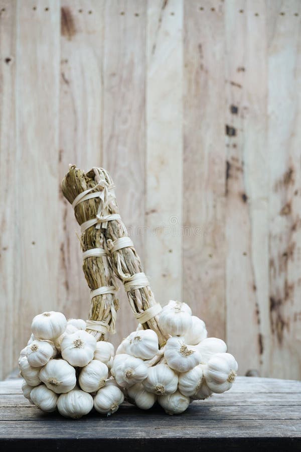 Fresh Raw Garlic Bundle, Copy Space, Kitchen Raw Ingredient Concept ...