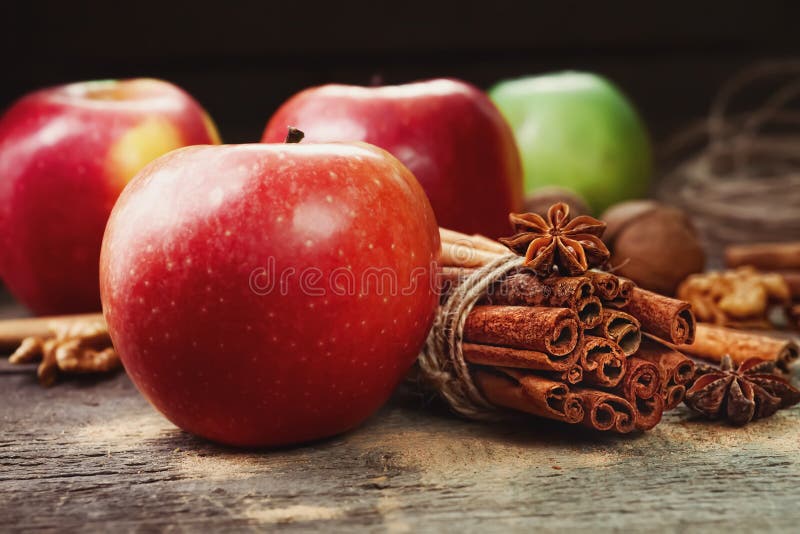 Fresh Red and Green Apples, Cinnamon Sticks, Ground Cinnamon, an Stock ...