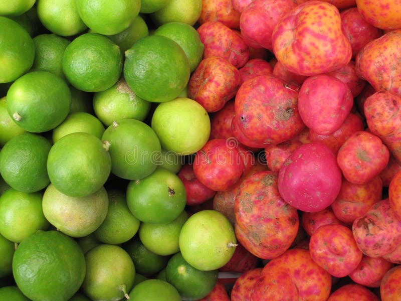 Fresh Red Potatoes and Lemons Stock Photo - Image of farmer, meal: 19692484