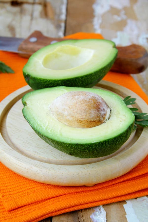 Fresh and ripe cut avocado stock image. Image of lunch - 21694913