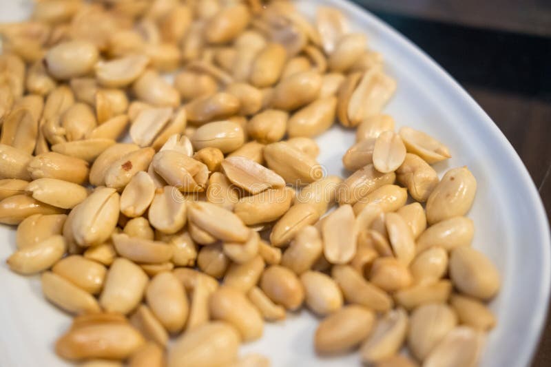 Fresh Roasted Peanuts or Roasted Groundnuts in Dish Stock Image - Image ...