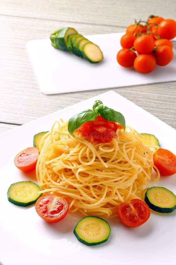 Fresh spaghetti dish stock photo. Image of plate, flavour - 24744862