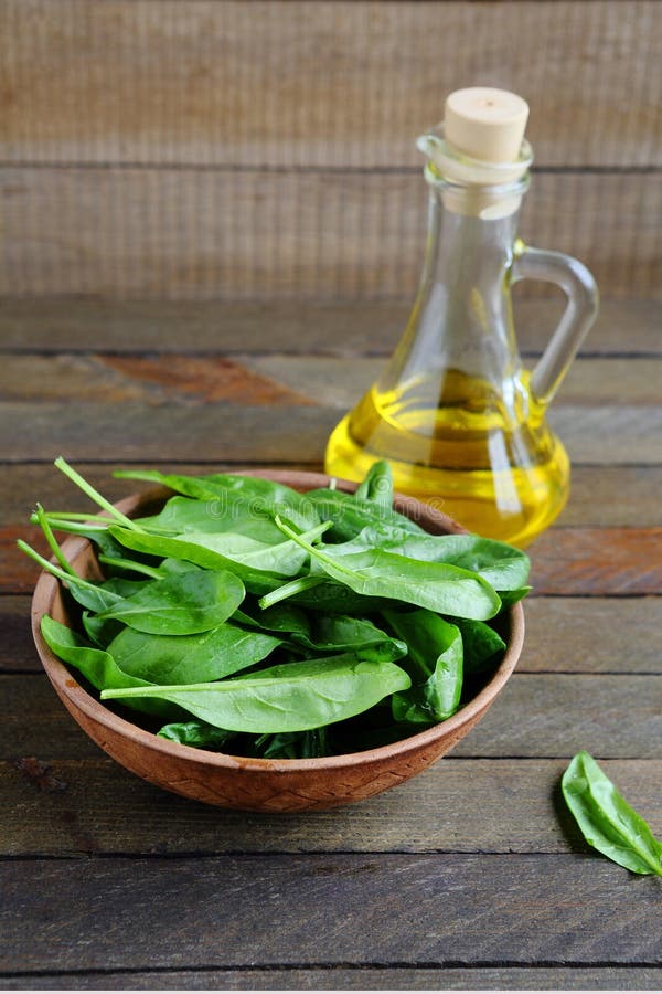 Fresh Spinach and Sunflower Oil Stock Image - Image of plant, vegetable ...