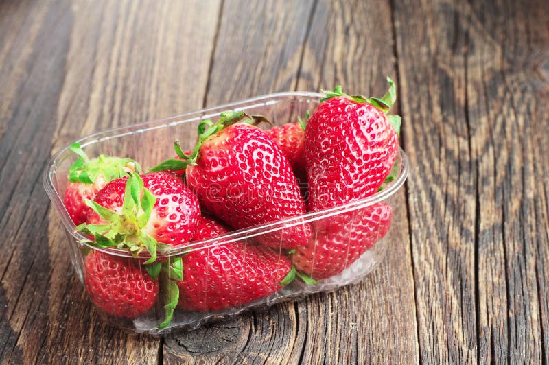 Packing Strawberries Fruit Fresh Stock Image - Image of package, diet ...