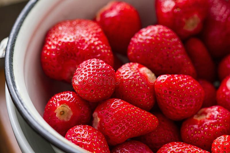 Fresh strawberry stock image. Image of spring, pieces - 72540553