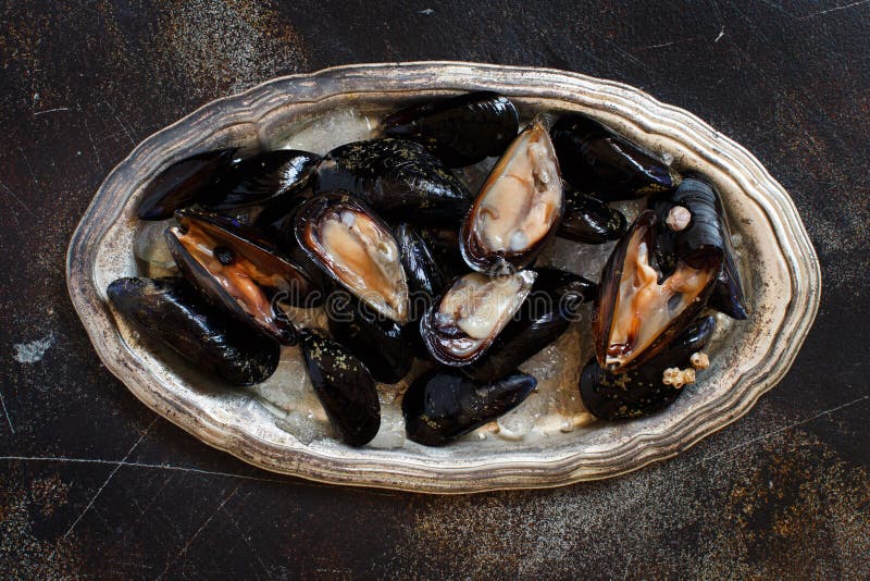 Uncooked Mussels Stock Images - Download 890 Royalty Free Photos