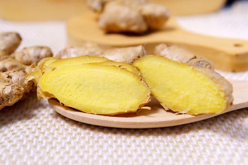 Ground Dry Ginger Flour. Fresh Whole and Chopped Ginger Root Stock ...