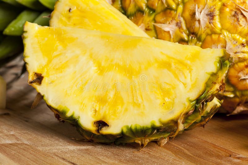 Fresh Yellow Organic Pineapple Stock Image - Image of slice, green ...