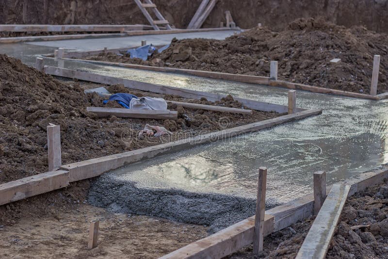 Freshly Poured Concrete Slab Stock Photo - Image of grey, ditch: 41260084