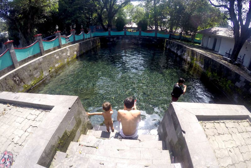 Freshwater spring editorial image. Image of freshwater - 49576085