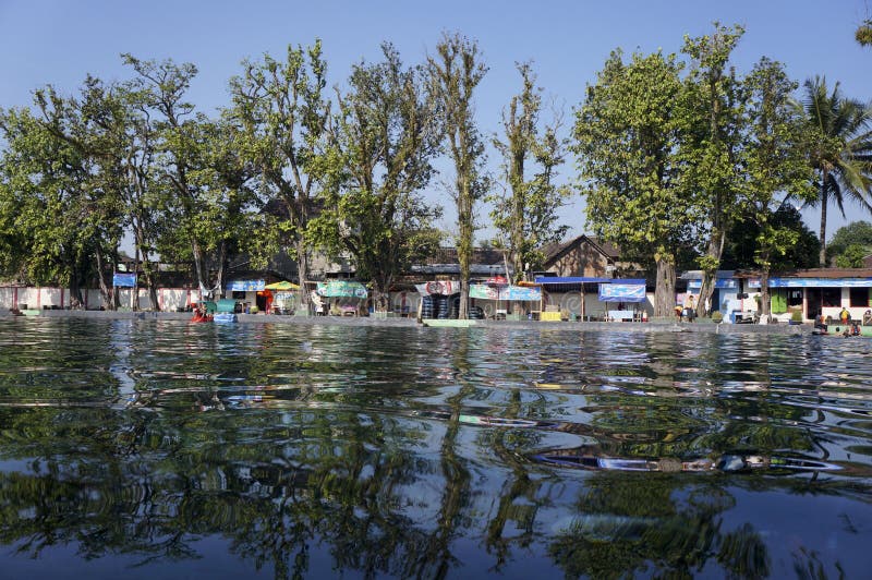 Freshwater spring editorial photo. Image of freshwater - 76067121