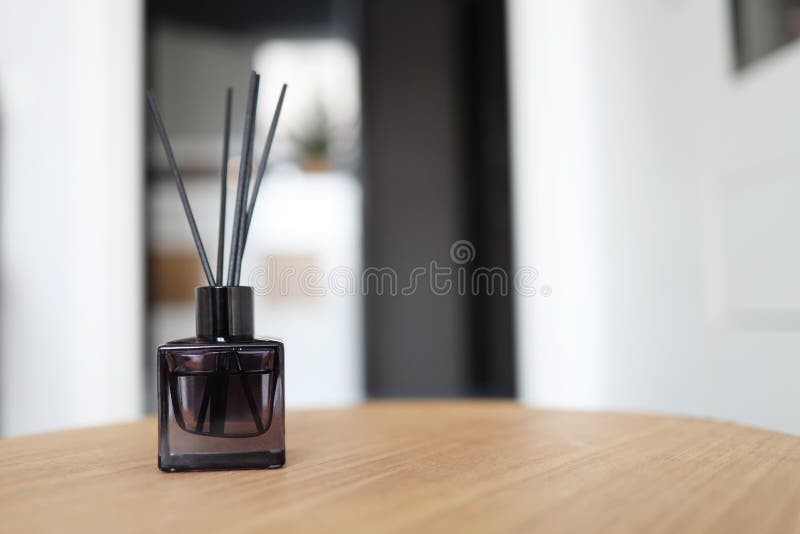 Fresque De Roseau Sur Table Dans La Salle Claire Closeup Image stock ...