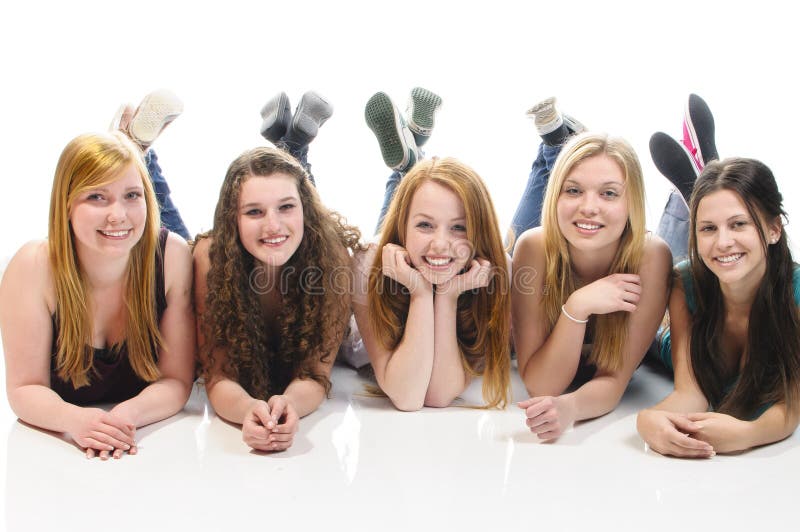 4 Mädchen auf dem Boden stockbild. Bild von getrennt - 13707409